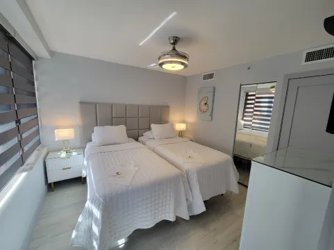 Experience Luxury At Miami Beach's Alexander 817 A Spacious 3br - Miami Beach, FL