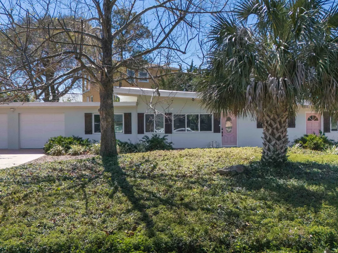 Fire Pit And Entertainment Garage - Cool Coastal Haven - St. Augustine, FL