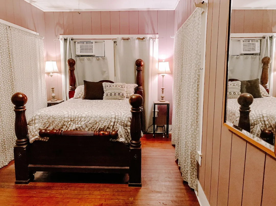 Blue Moon Guest House - Louisiana