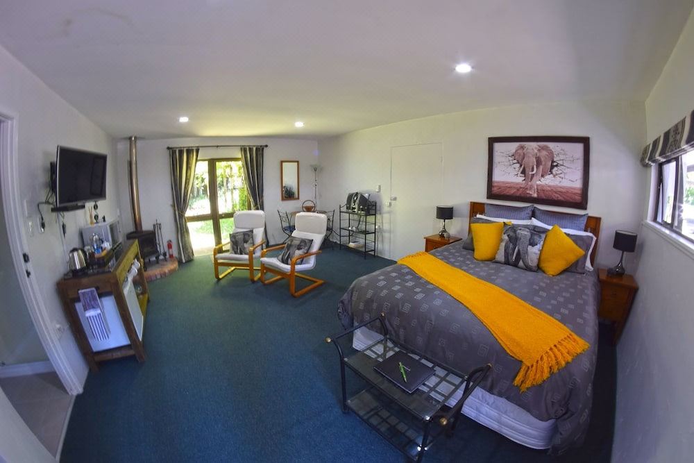 Tepopo Gardens & Accommodation - Taranaki