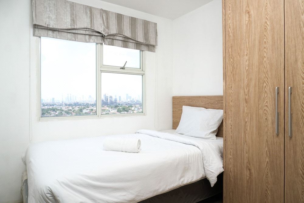 Wonderful 2br Apartment At Belmont Residence Puri - West Jakarta