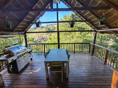Indulgent Escape, Jet Bath, Stunning Views & Boma Firepit -Retreat From The City - Krugersdorp