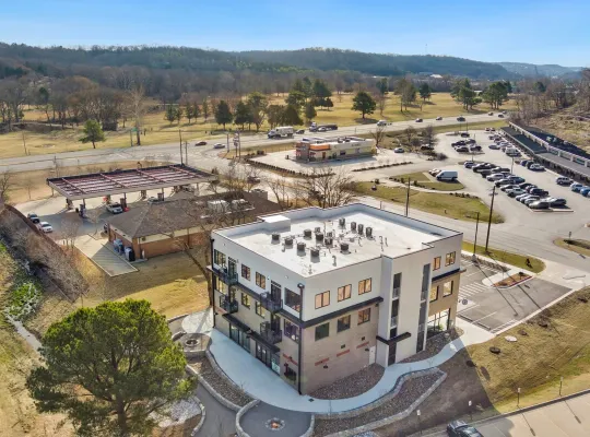 Stylish Oasis - Elevator, Tv, Wifi, Washer, Dryer - Bentonville, AR