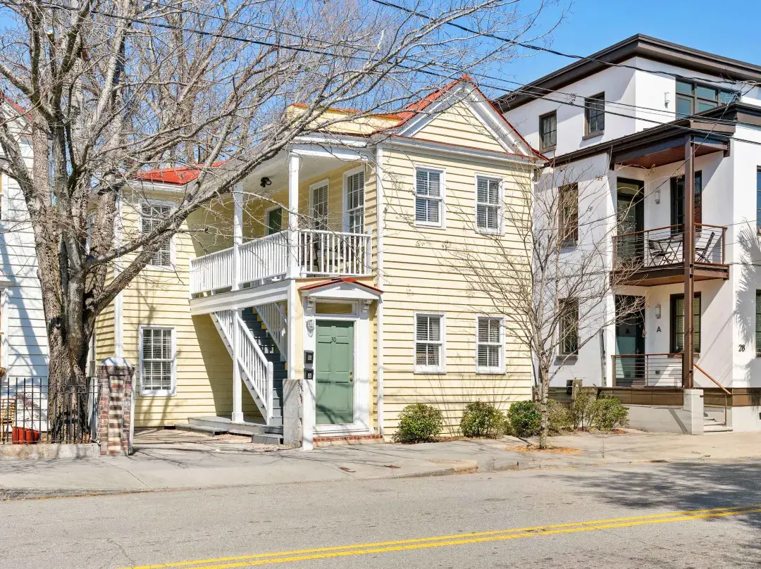 Charming Outdoor Space And Bright Interiors - Inviting Charleston Haven - Charleston, SC