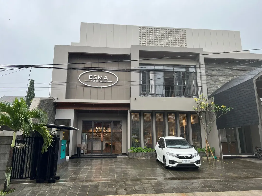 Esma Family Guesthouse - Malang