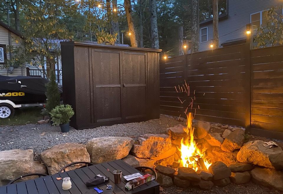 Lake, Hike, Dine, Dance, Bars & More. the Copper Cabin @Lake Harmony ...