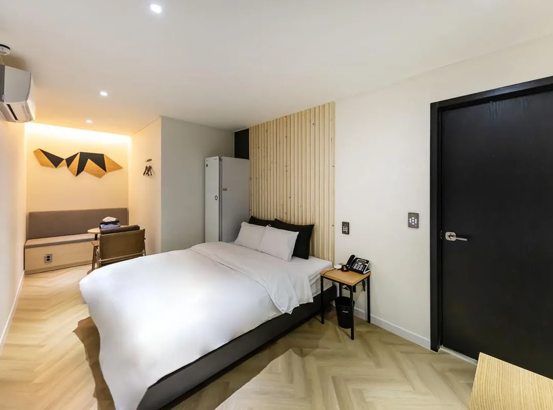 Gwangju Station Yaja - Gwangju