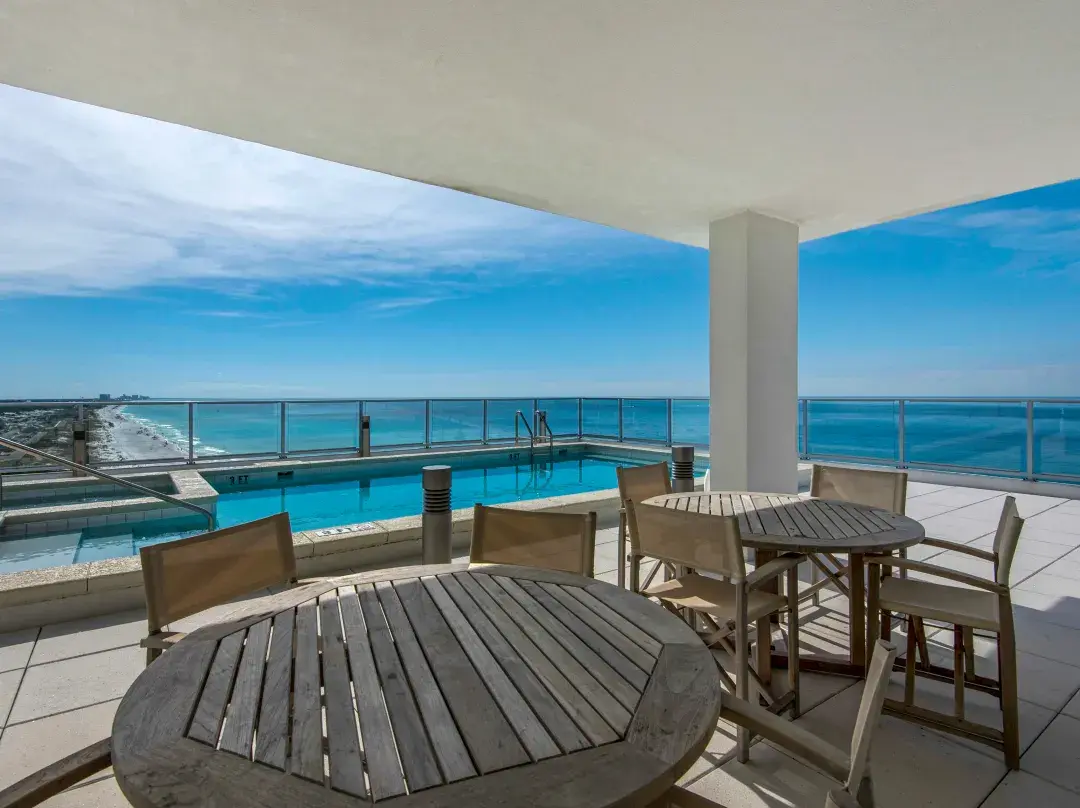Luxurious Waterfront Haven - Balcony, Pool, Beach Access - Destin, FL