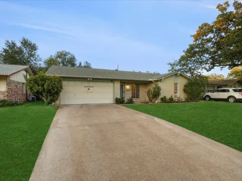 4br/2b Home With Pool, Hot Tub, Fire Pit - Grand Prairie, TX