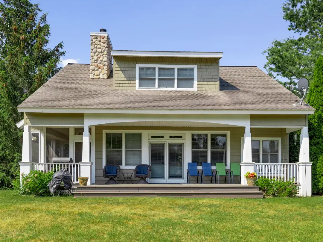 Spacious Kitchen And Cozy Fireplace - Delightful Family Haven - New Buffalo, MI