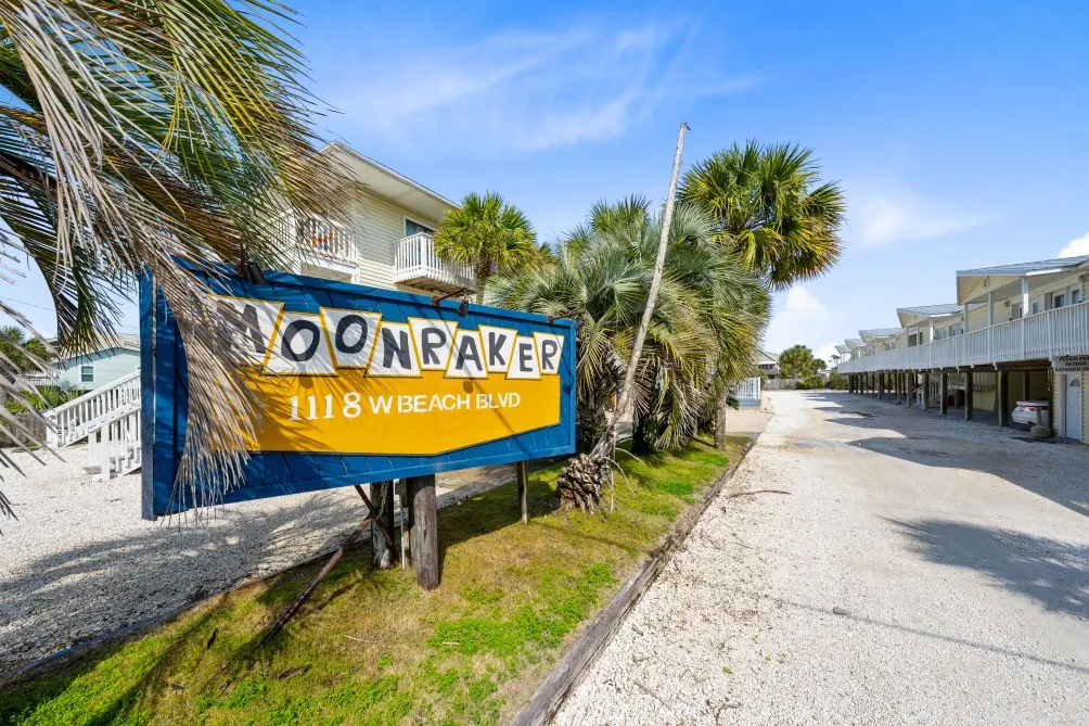 Pool Access And Easy Beach Access - Charming Coastal Retreat - Gulf Shores, AL