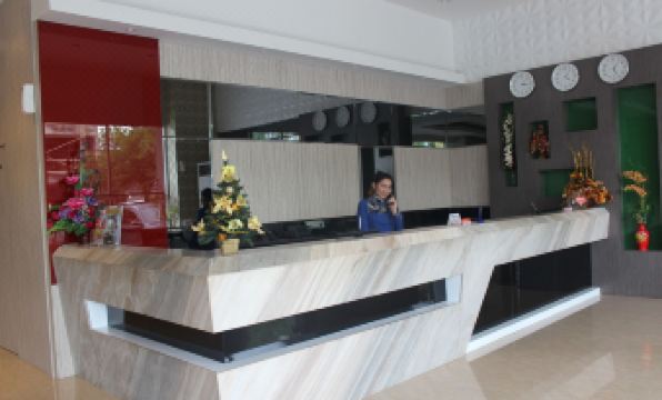 Grand Imawan Hotel (Panakkukang) - 2026 Prices, Reviews & Deals | Trip.com
