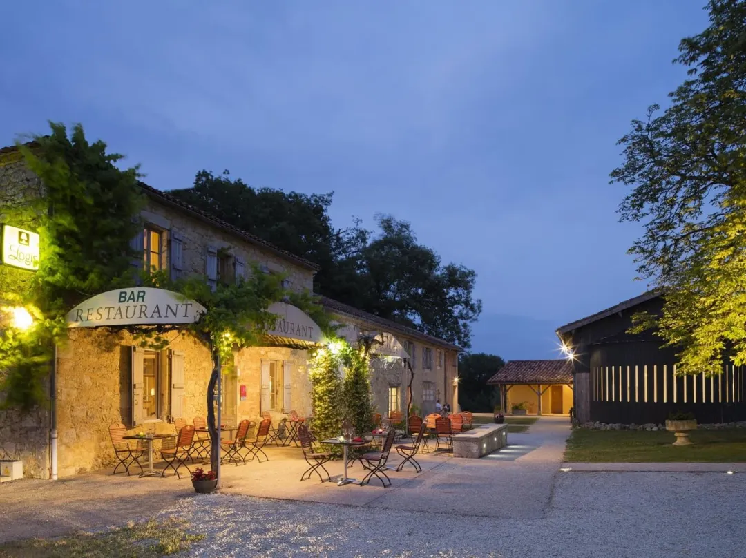 Logis Hôtel L'auberge De Larressingle - Gers