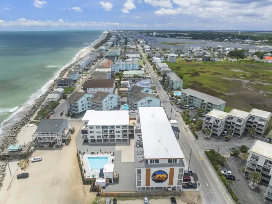 Heated Pool And Hot Tub - Stunning Carolina Beach Escape - Carolina Beach, NC