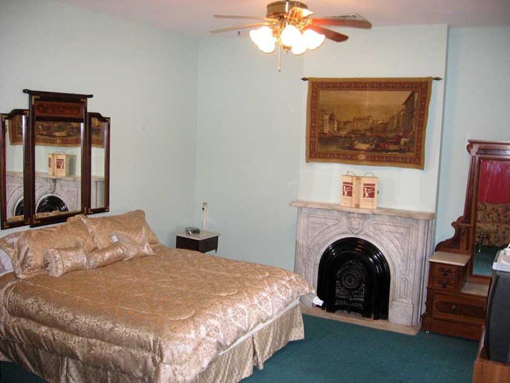 Inn Port D'vino - Dayton, OH