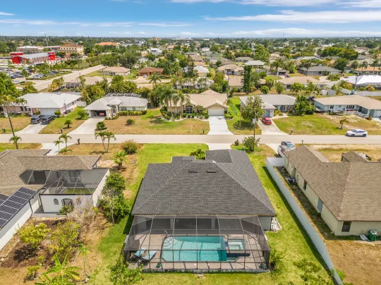 Heated Pool, Spa, Paddle Board, And Bicycles - Stunning Oasis Retreat - Cape Coral, FL