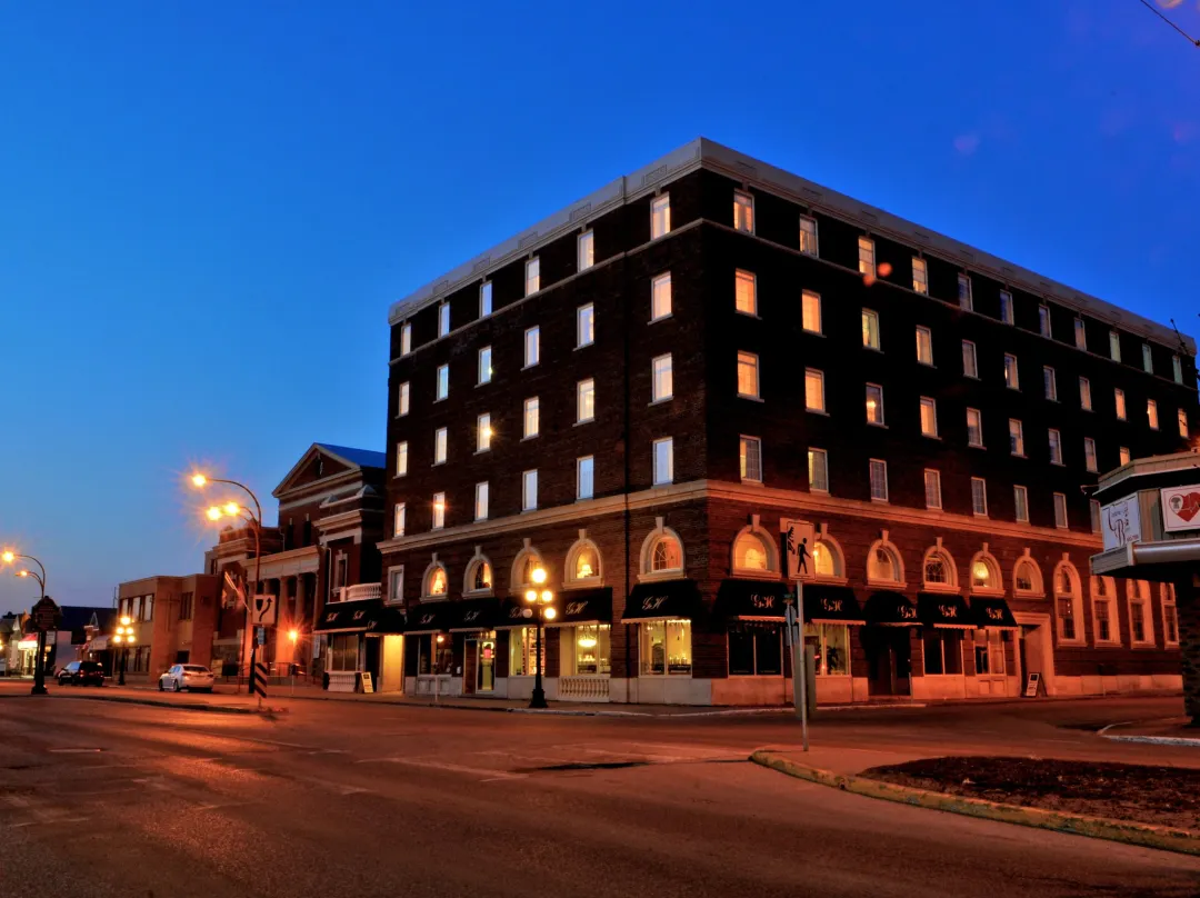 Grant Hall Hotel - Moose Jaw