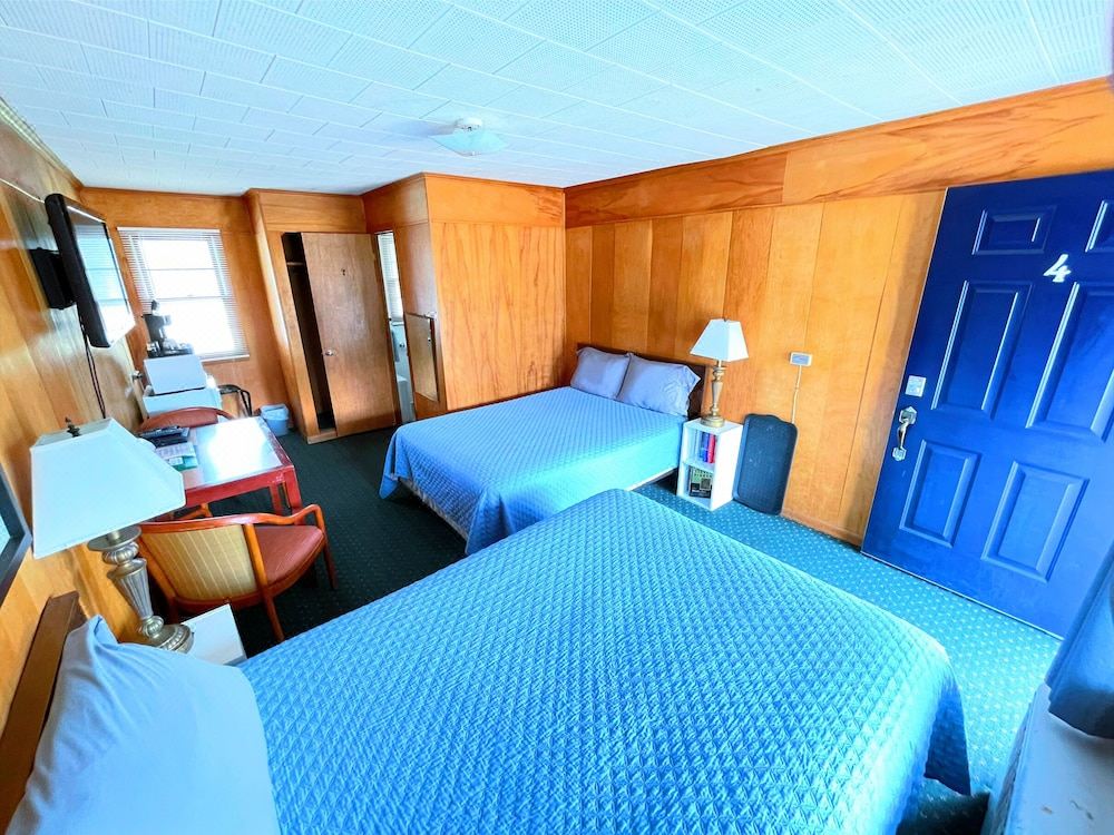 Hillcrest Inn & Motel - Gladstone, MI