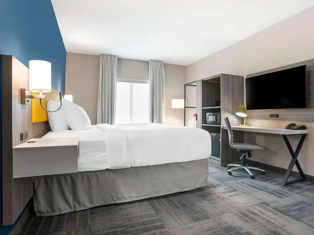 Comfort Inn & Suites Destin Near Henderson Beach - 