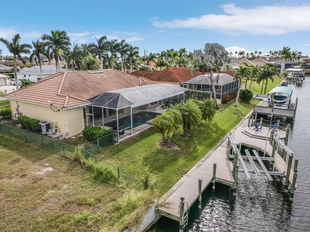 Gulf Access And Heated Pool - Stunning Coastal Retreat - Cape Coral, FL