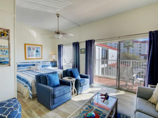 Limited Gulf View And Private Beach Access - Charming Coastal Retreat - Fort Walton Beach, FL