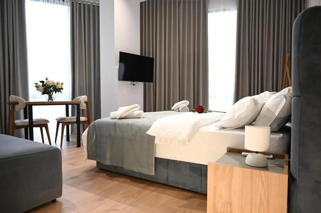 Hotel La Rosa - Tirana