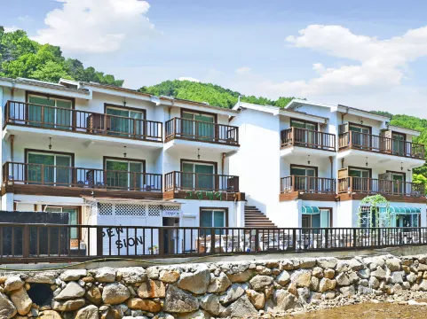 Gyeongju Green Valley Spa Pension - Gyeongju-si