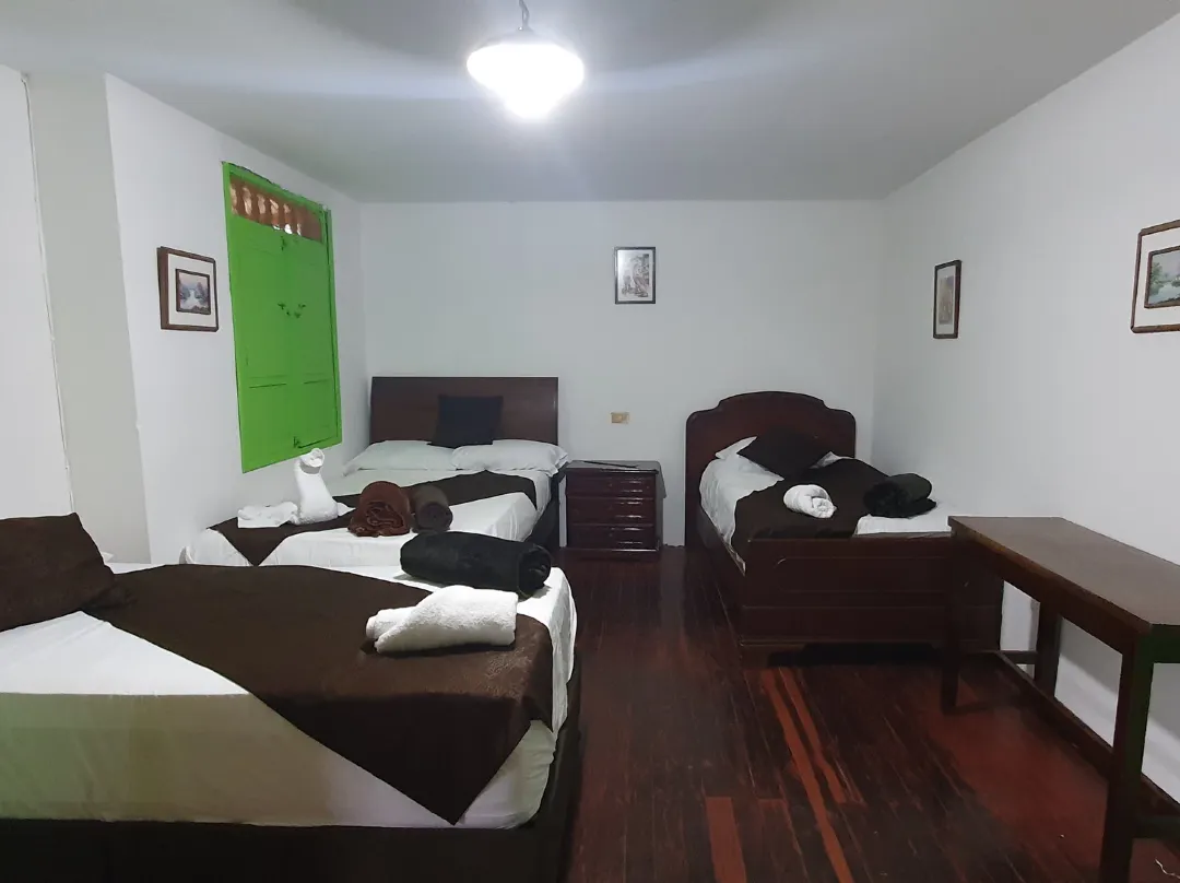 Habitación Con 2 Camas Dobles. Número 4. - Pereira