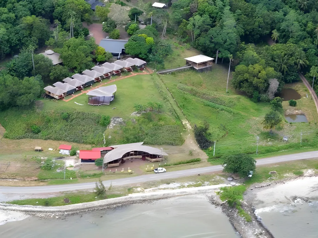 9 Huts On A Hill - Kudat