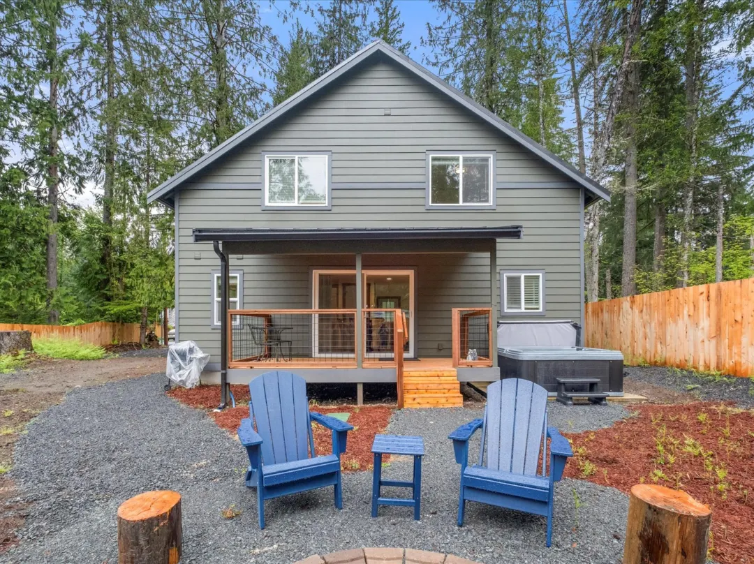 Hot Tub And Fire Pit Oasis Near Nature Retreat - Charming Cozy Cabin - Ashford, WA