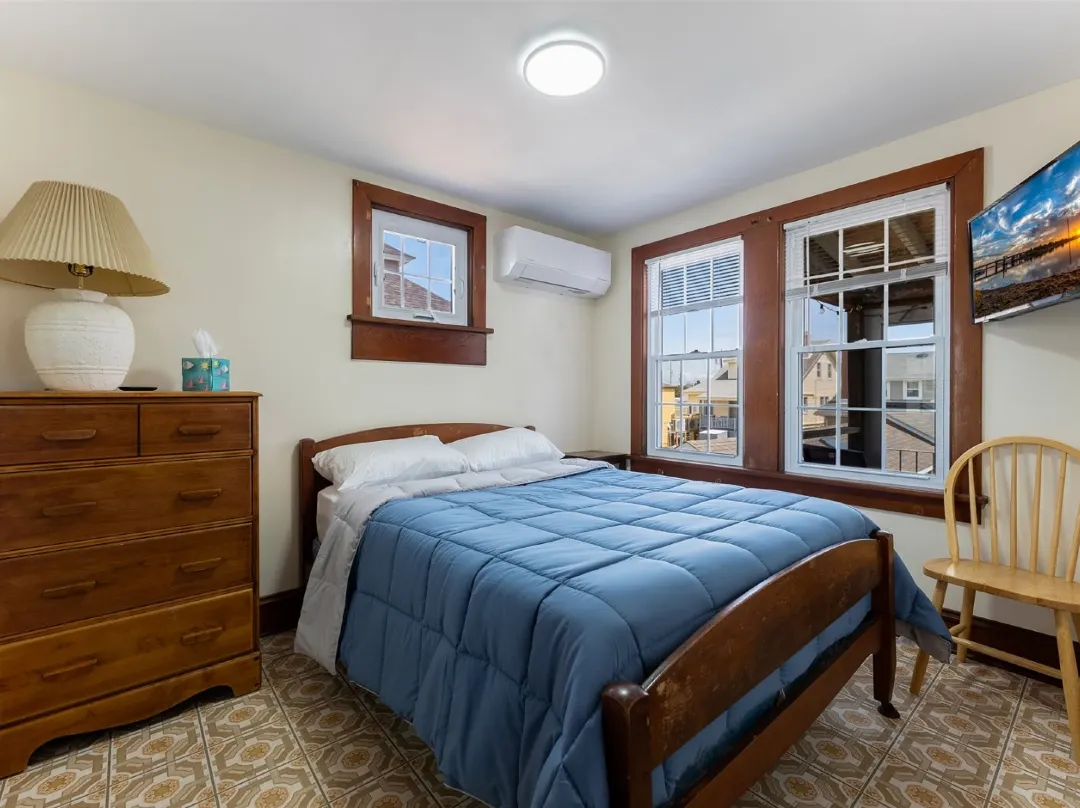 Charming Outdoor Shower And Spacious Backyard - Cozy Retreat - Wildwood, NJ