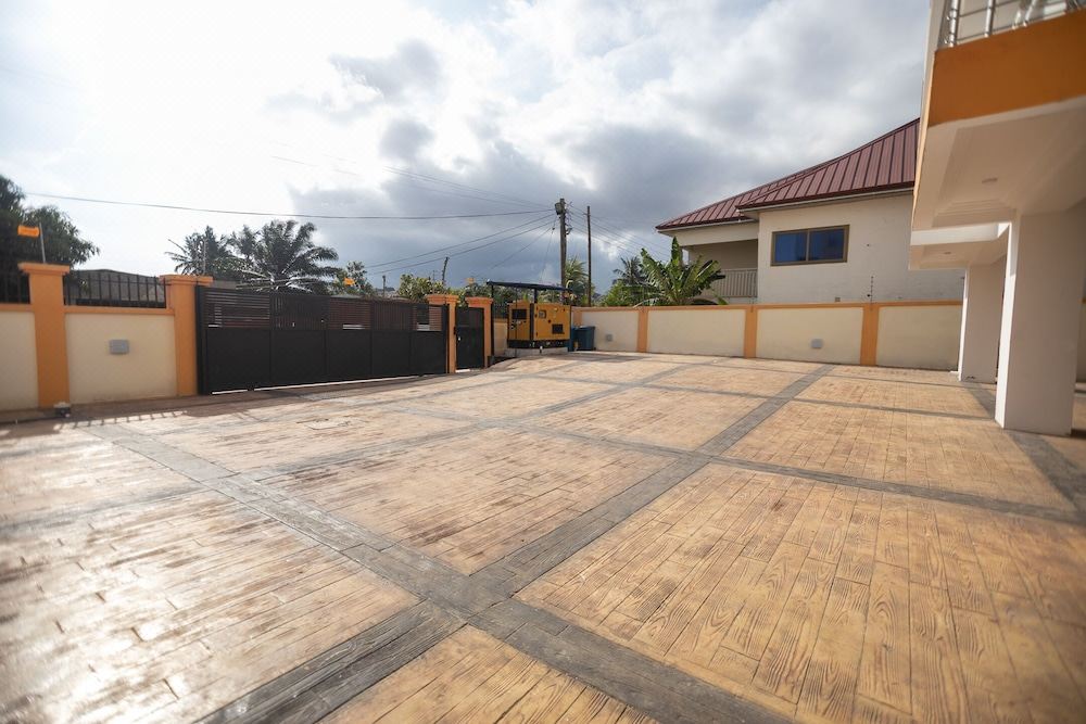 Executive 2-bed Apartment Santa Maria - Accra - Accra