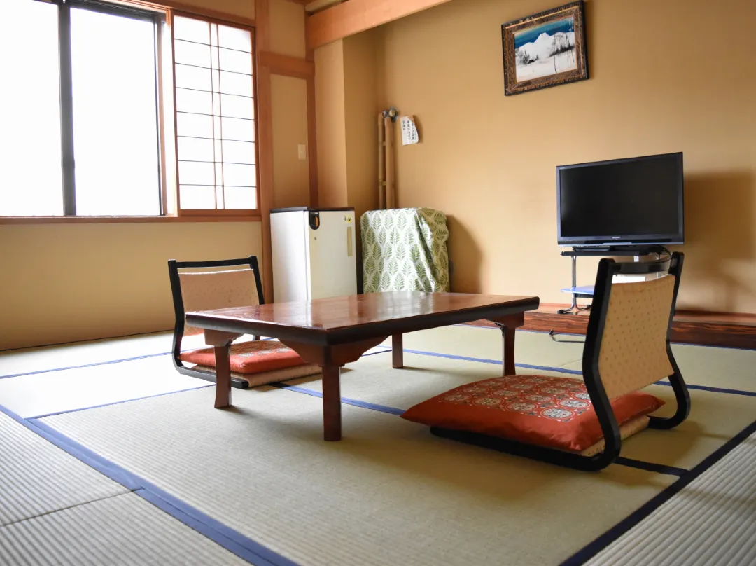 Uesugi Kenshinnokakushiyu Sekionsen Asahiya Ryokan - 묘코시