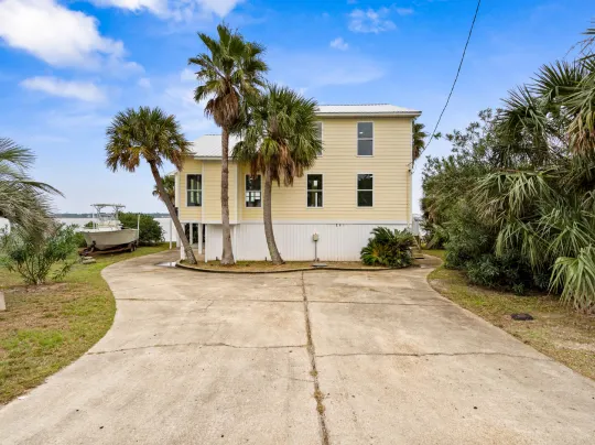 Breathtaking Bay Views And Private Dock - Luxurious Coastal Retreat - Dauphin Island, AL