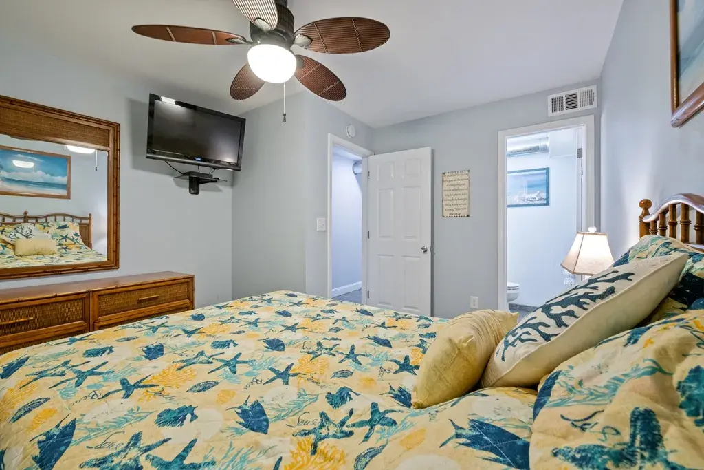 Beach Inspired Decor And Family Comforts - Charming Coastal Escape - Myrtle Beach