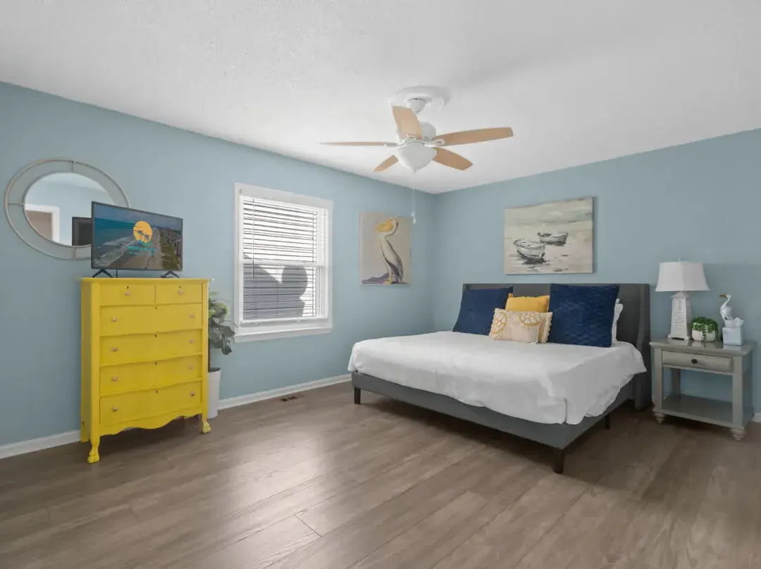 Spacious Home With Full Kitchen And Laundry - Charming Coastal Haven - North Myrtle Beach, SC