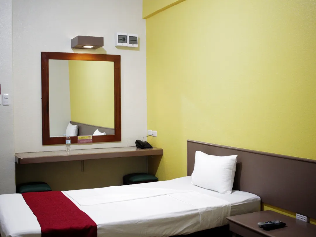 In & Go Hotel - Talisay