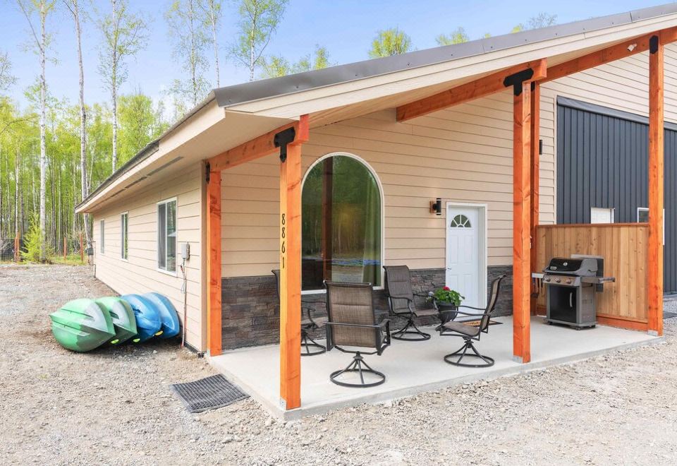 Nestled Between Two Lakes Relaxing 2-bed house w/ Wi-Fi in charming ...