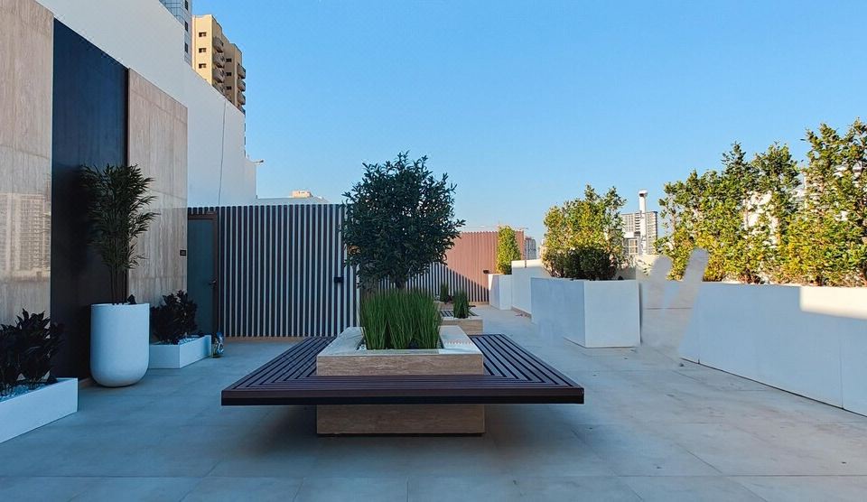 1BR Binghatti Galaxy JVC Dubai: Pool, Gym with AC, fitness room, WiFiの ...