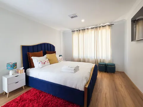 Relax In Style At Bennett Springs' Modern Retreat - Perth