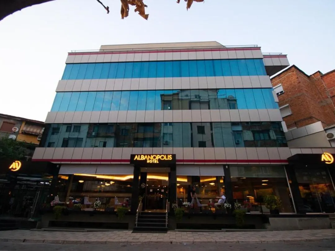 Albanopolis Hotel - 地拉那