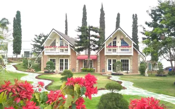 Omah Londo Luxury Resort - Batu