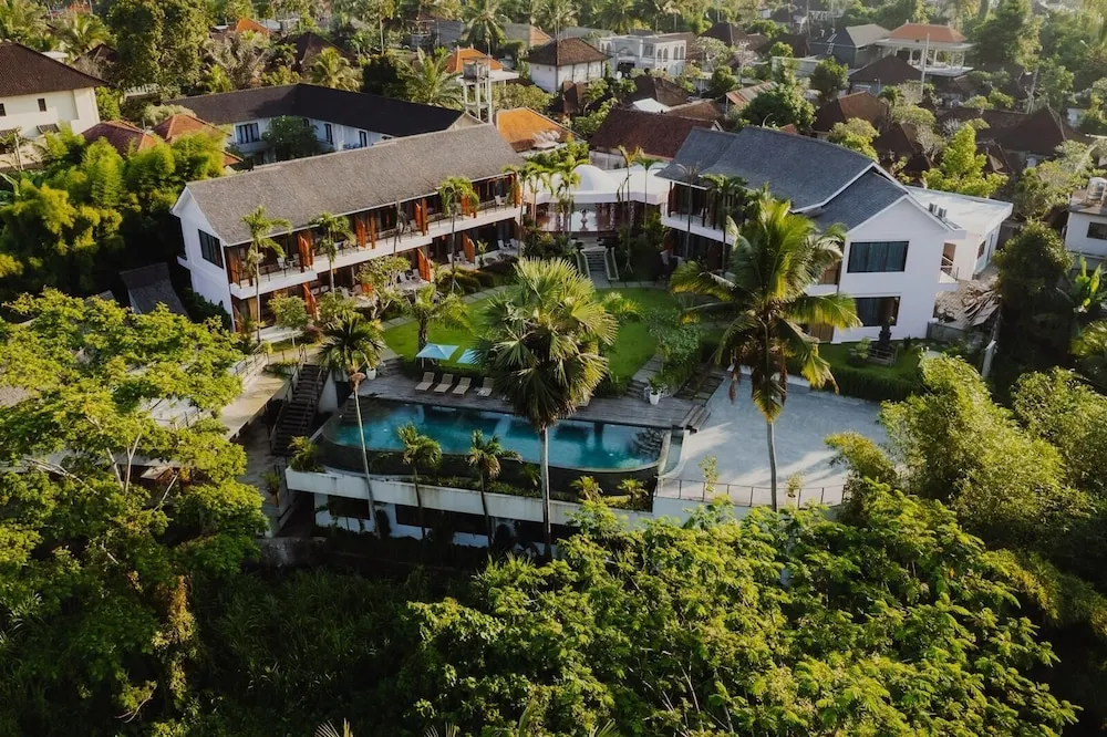 Rudra Sahashrara Bali - Ayurvedic - Health And Wellness Resort - Ubud