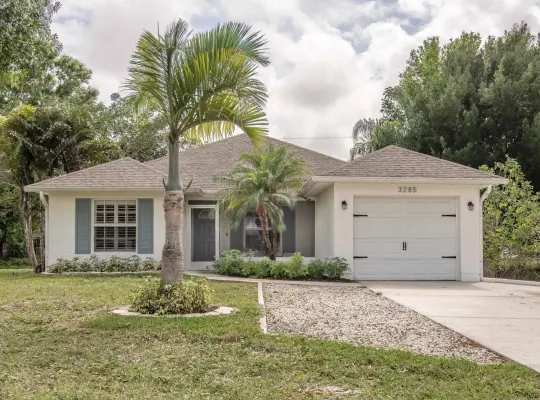 Private Pool And Screened Patio - Charming Relaxation Haven - Vero Beach, FL