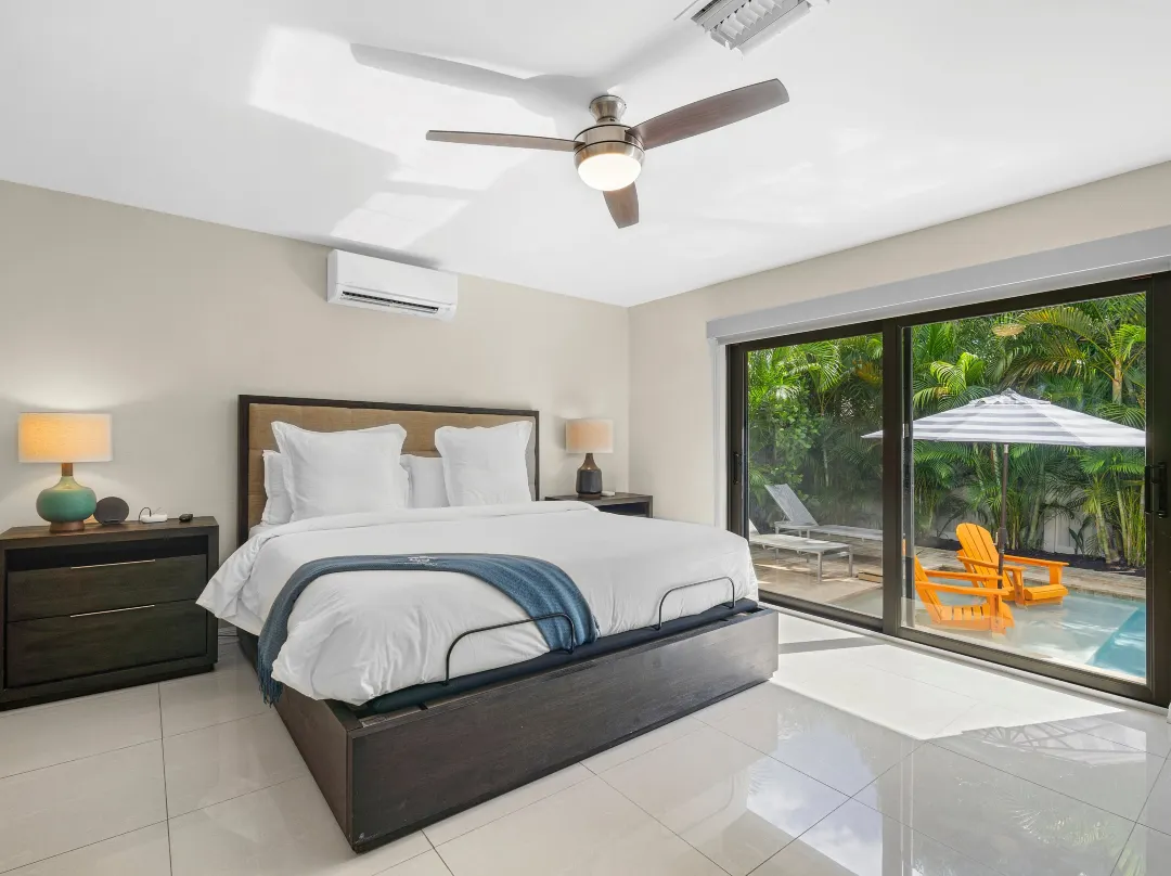 Cozy Heated Pool And Serene Outdoor Oasis - Stunning Escape - Coconut Creek, FL