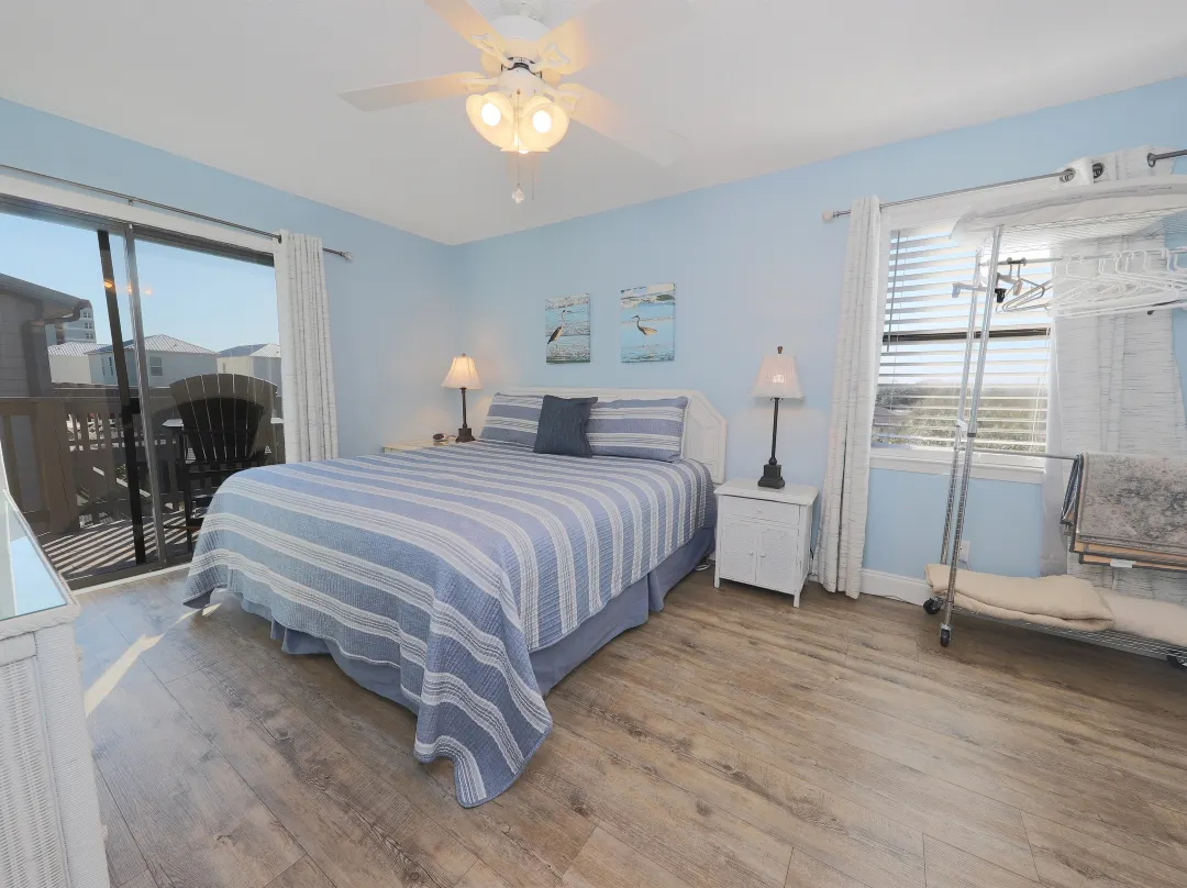 Expansive Balconies And Lagoon Views - Charming Coastal Getaway - Gulf Shores, AL