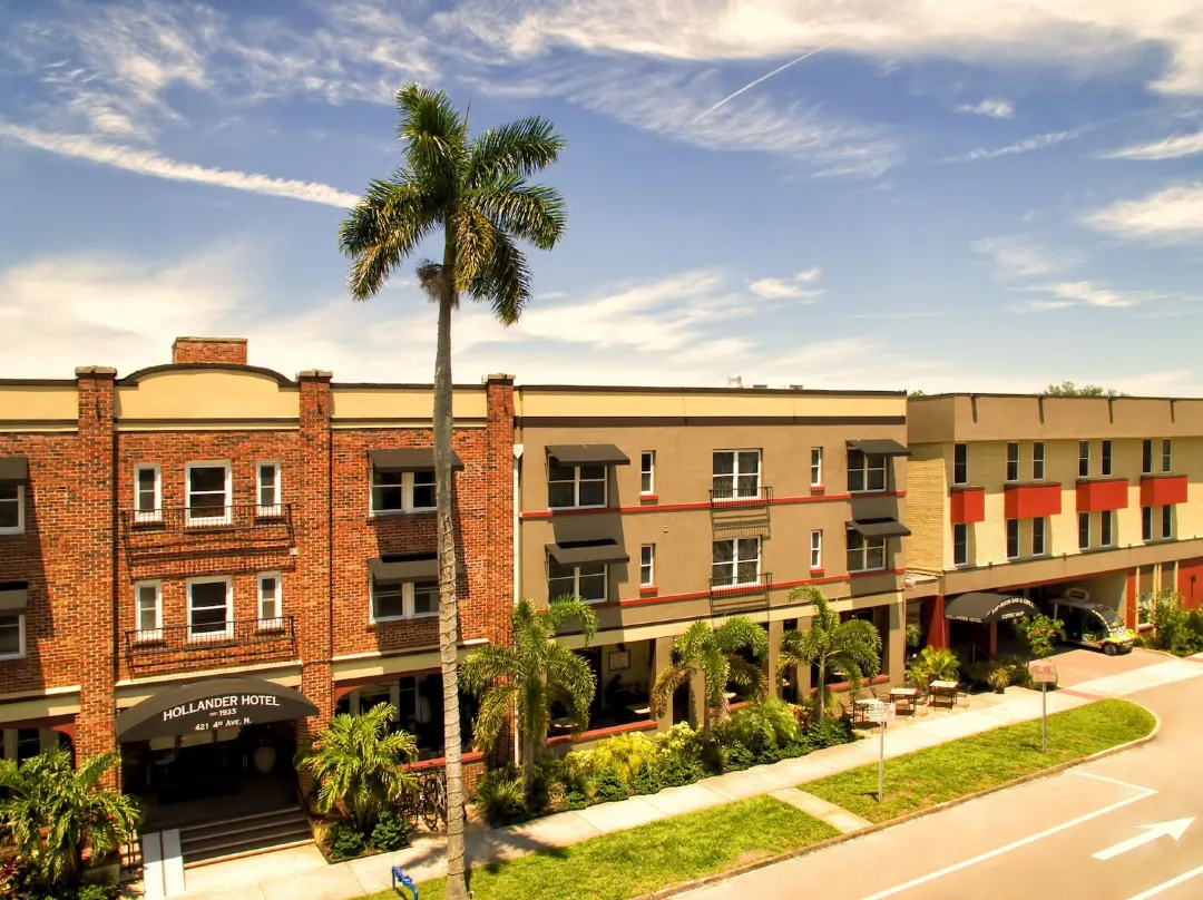 Hollander Hotel - Downtown St. Petersburg - Florida