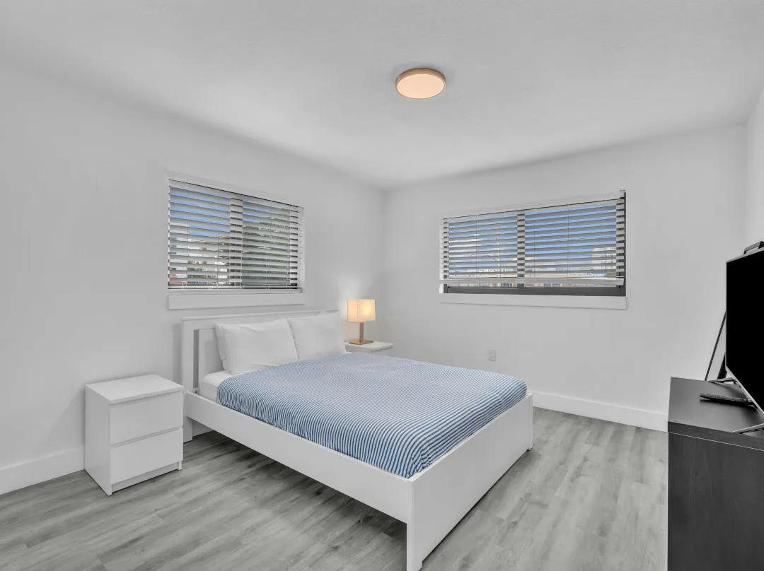 Modern Retreat - High Speed Wifi, Art Gallery - Miami