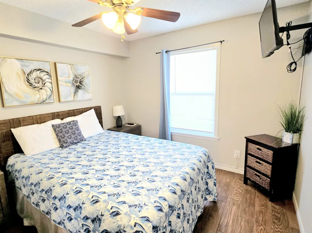 Gulf View And Pool Access - Cozy Coastal Sanctuary - Gulf Shores, AL