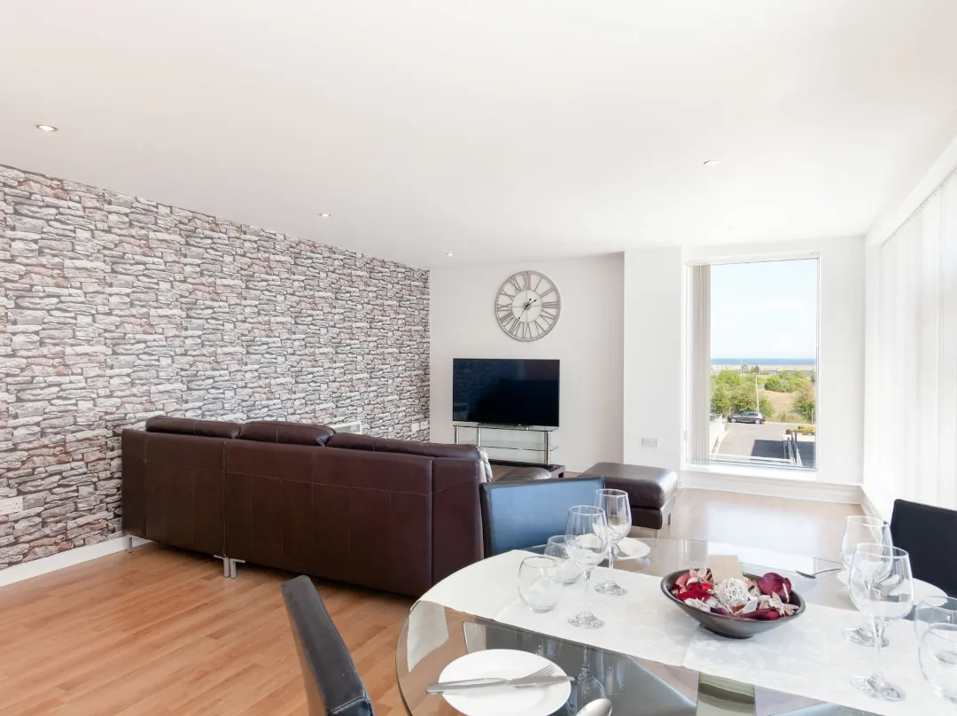 Stylish Garden View Apartment - Edinburgh